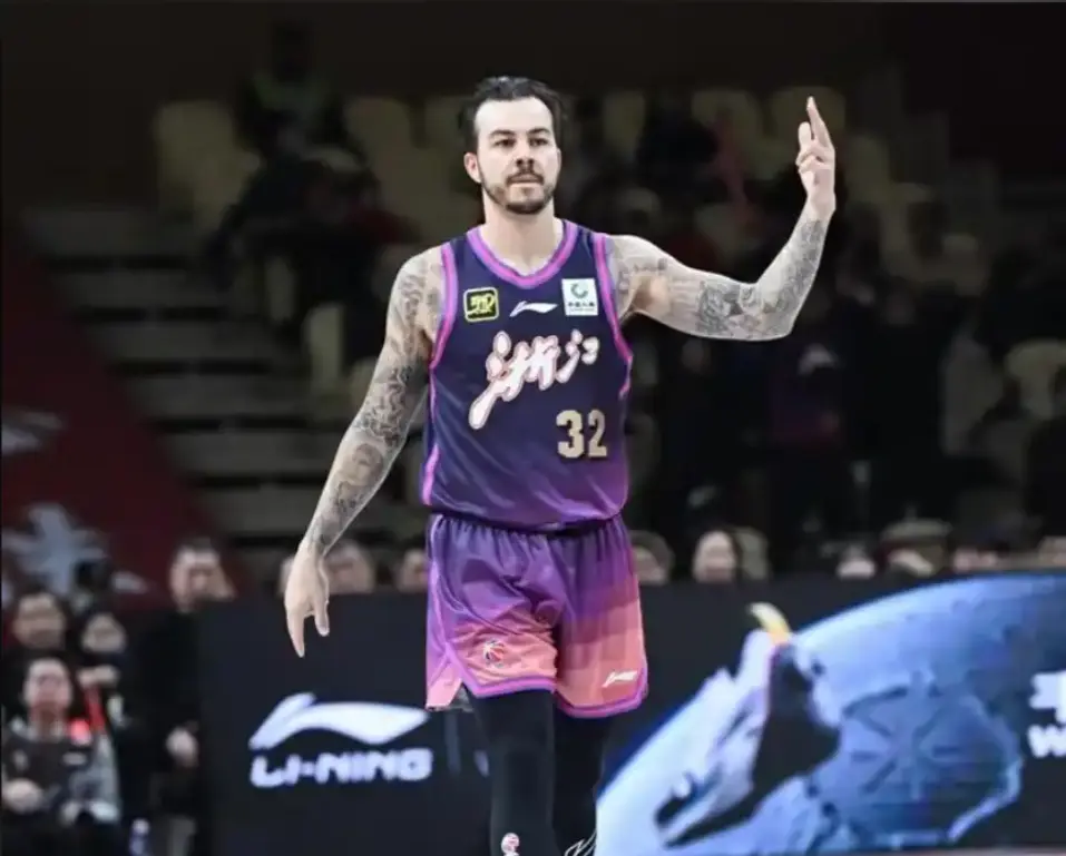 CCTV5拒播，浙江稠州VS新疆男篮，约克PK哈里斯，琼斯VS劳森!