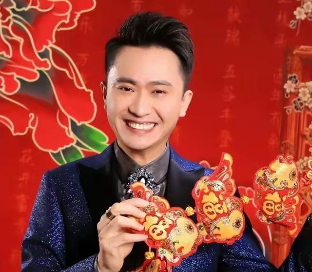 央视杨帆：红不过尼格买提，口碑却比撒贝宁还好，他有何过人之处