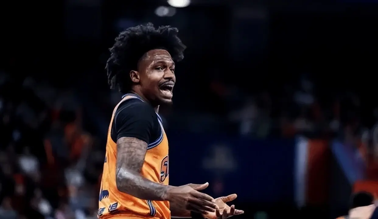 上海88-52四川 球员评价：2人满分，5人及格，5人低迷