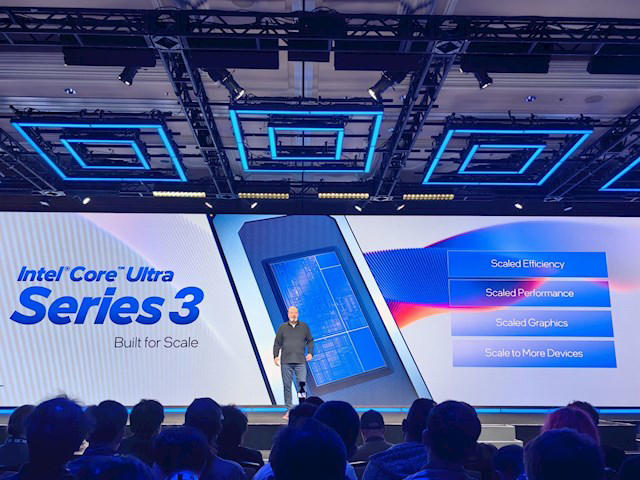 27小时x86续航王! Intel正式发布酷睿Ultra 300系列CPU：游戏性能提升77%