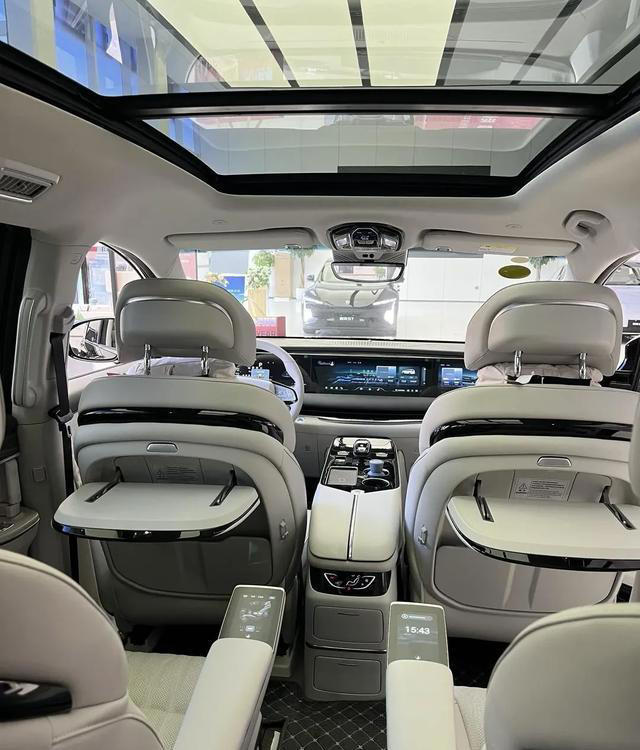 谁是插混M PV中的卷王？星海V9还是腾势D9 D M - i？