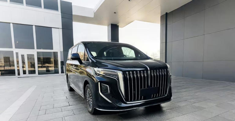 新红旗HQ9PHEV纯电续航168km起，选它还是腾势D9?