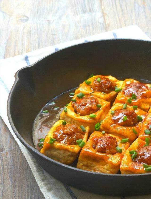 客家名菜“酿豆腐”你会做吗?外焦里嫩，咸香四溢，酱汁浓郁!