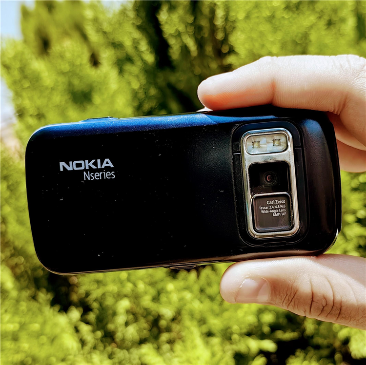 跟着华为走? 曝苹果iPhone 18 Pro正测试可变光圈，还对多光谱感兴趣