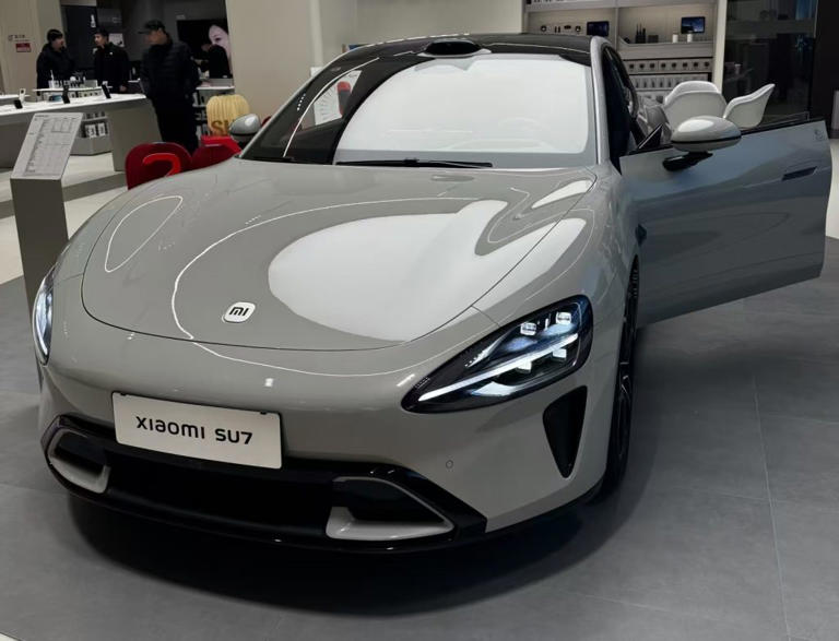22.99 万买激光雷达纯电轿跑? 新一代小米 SU7 带着 902km 续航来了