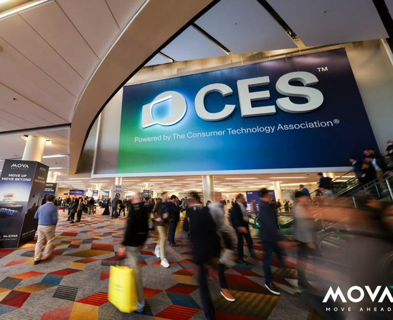 在CES现场，我看见一台MOVA扫地机飞上了“二楼”