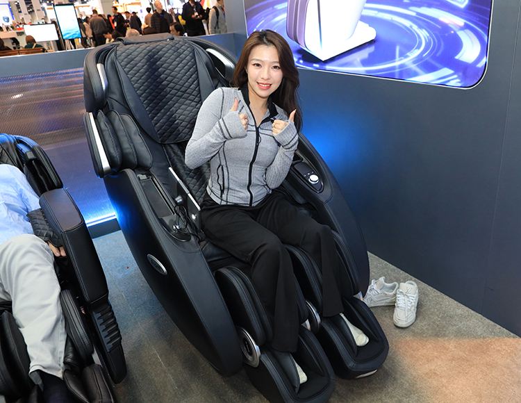 荣泰旗下品牌Aront亮相CES 2026，四款健康黑科技产品征服众多老外