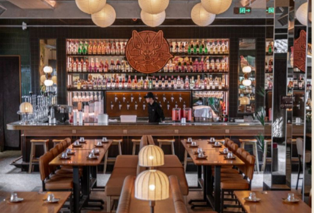 一线城市同店销售负增长，“日餐夜酒”的资本冒险：COMMUNE幻师能成为“餐酒吧第一股”吗?