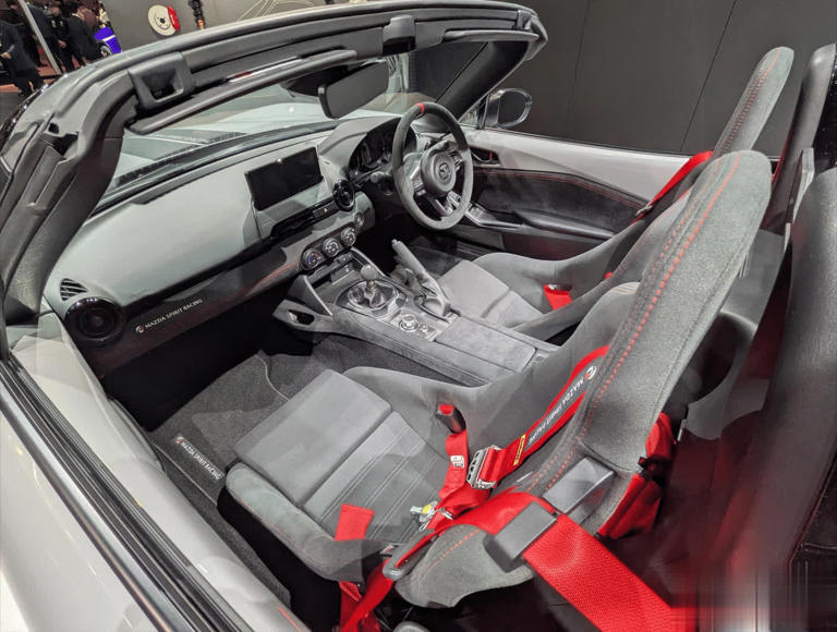 马自达 Spirit Racing MX-5 12R 供不应求