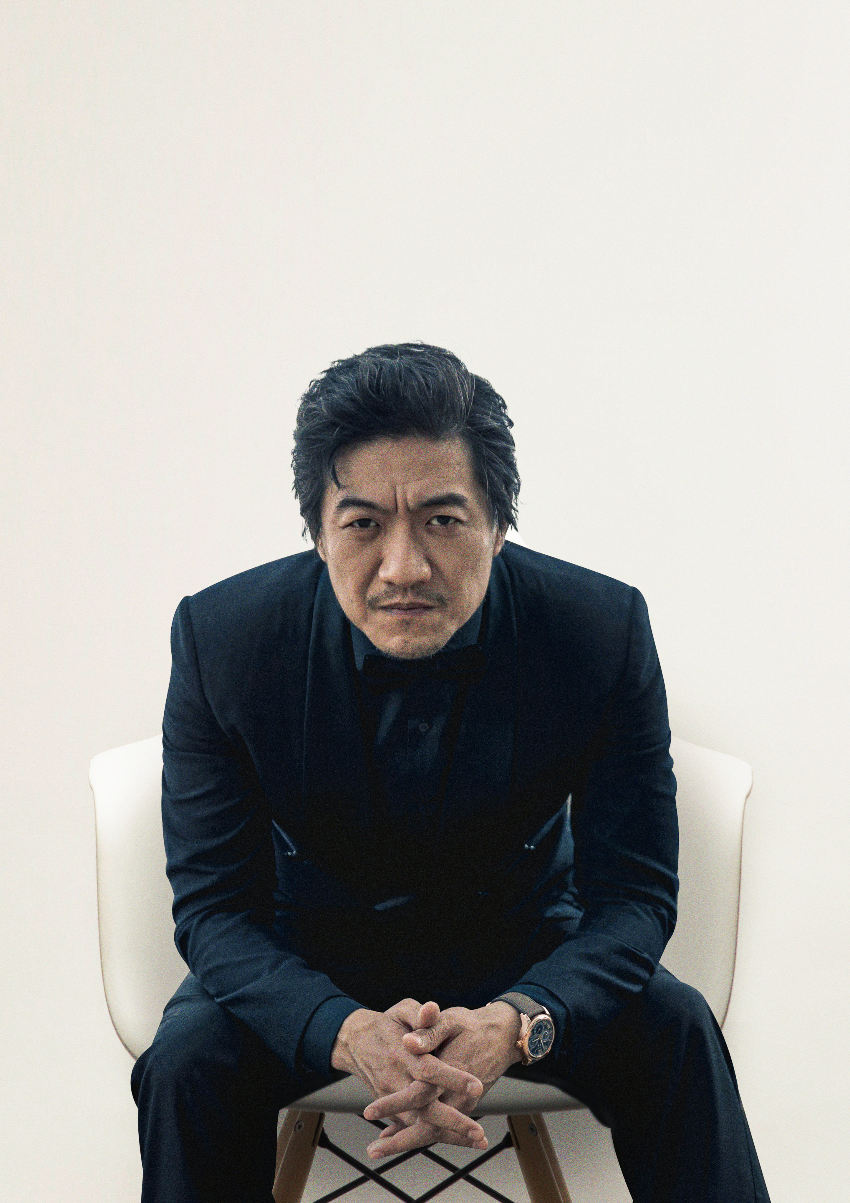 “不要内耗”的陈明昊：话剧《第七天》用未知世界慰藉当下丨专访