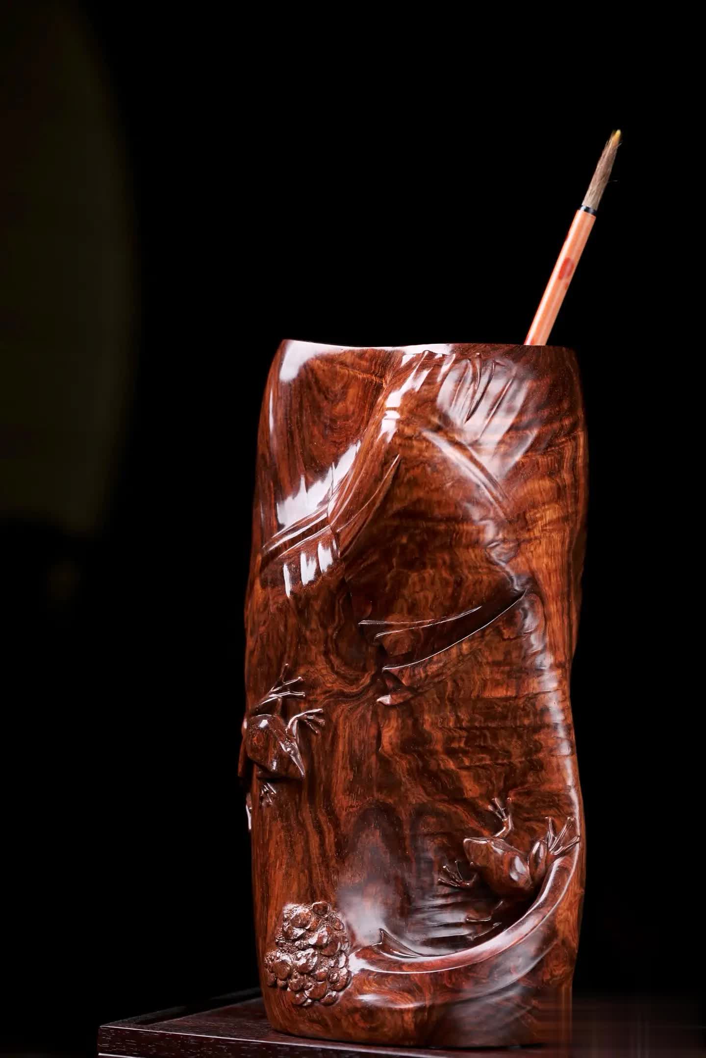 文房珍玩海南黄花梨笔筒，寓意呱呱来财