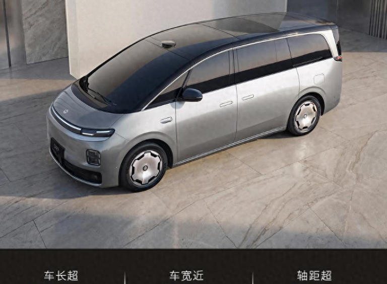 零跑D平台再添新丁，首款MPV D99亮相，纯电／增程双版本可选