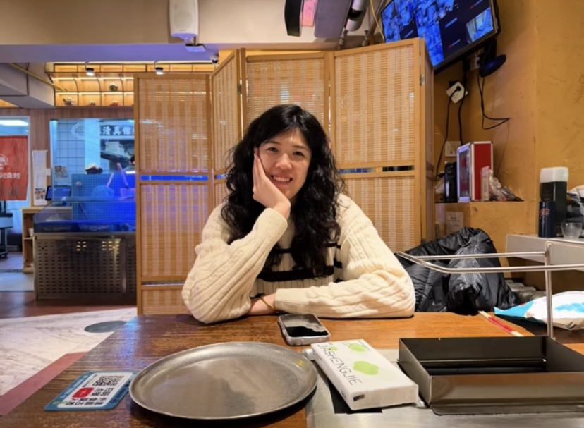 中国女排李盈莹 已回到家乡 变身热恋冰雪少女 享受假期