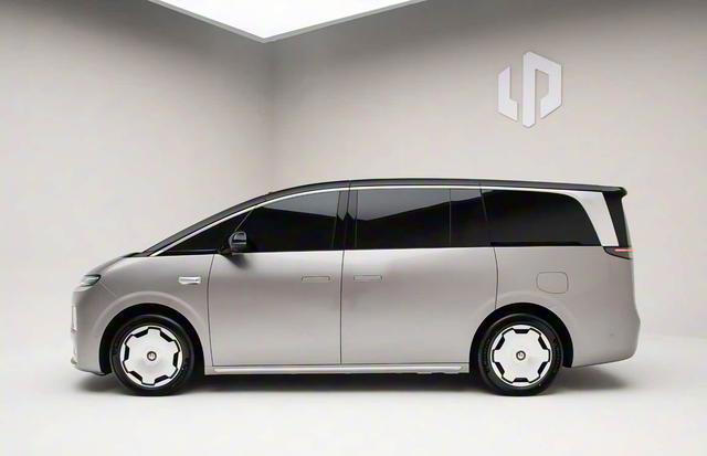 零跑对MPV车型下手了! 全新D99亮相竞争腾势D9，增程／纯电双动力