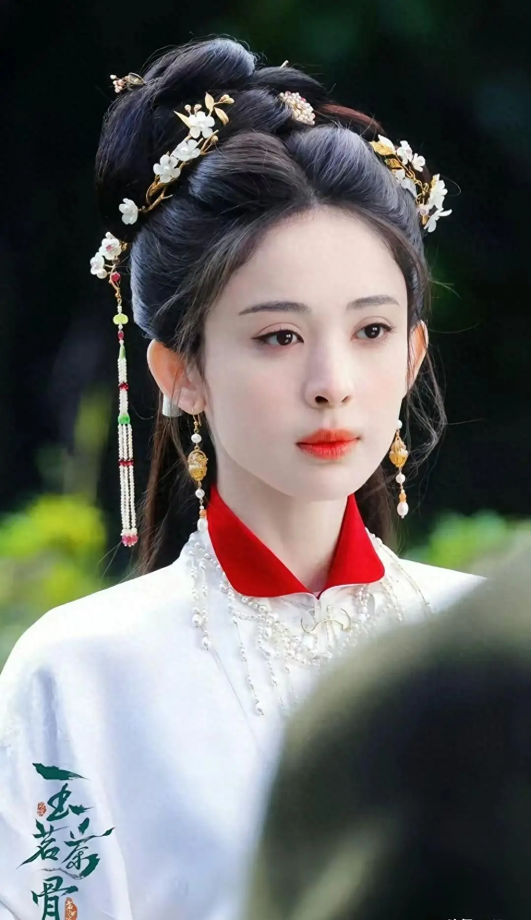 娜扎杀疯了! 刚凭《玉茗茶骨》霸屏又携谍战剧来袭，冯绍峰反派造型惊掉下巴