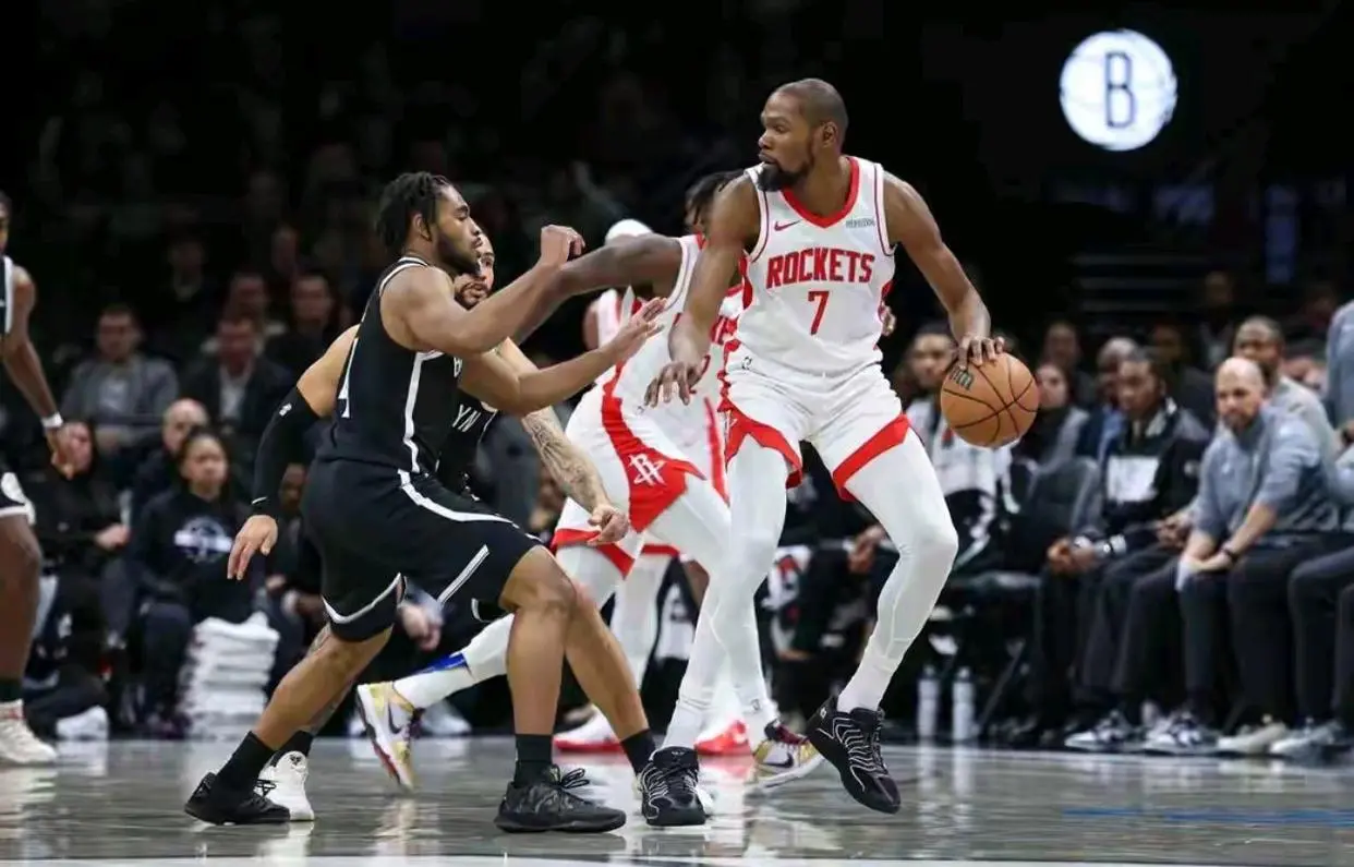 杜兰特22分11助 NBA常规赛火箭120-96大胜篮网 托马斯21分