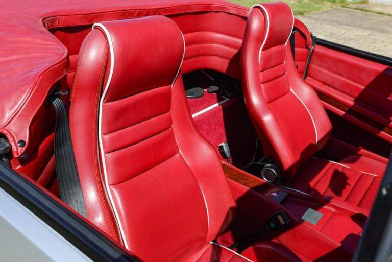 阿斯顿马丁V8 Zagato：八十年代超级跑车的传奇重生