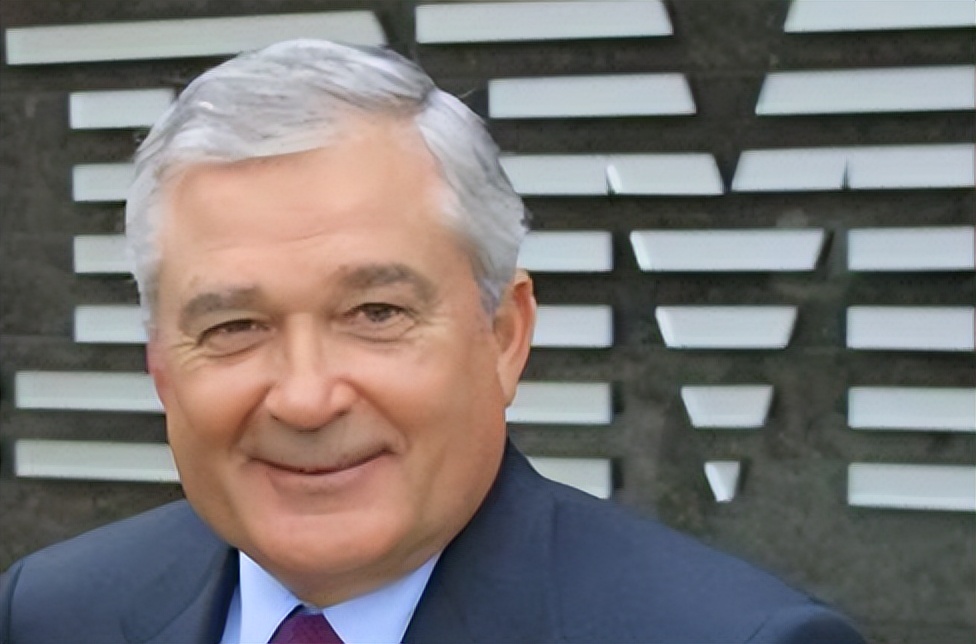 郭士纳离世，但他拯救IBM的思考值得我们铭记