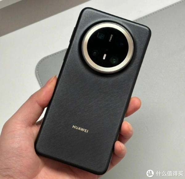 华为Mate70Pro+清仓大跳水，512GB暴跌3180元，钛金属+麒麟9020