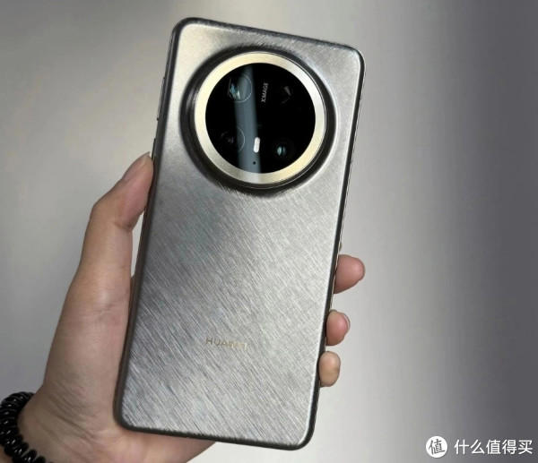 华为Mate70Pro+清仓大跳水，512GB暴跌3180元，钛金属+麒麟9020