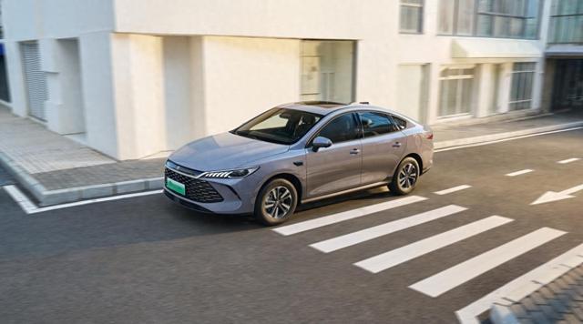 比亚迪推出大电池DM-i车型，纯电续航翻一倍