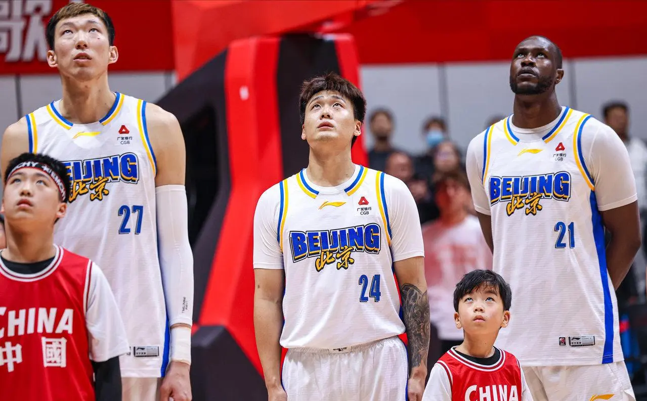 CBA前13轮排名! 上海9连胜登顶，北京下滑5名，辽篮第10力压浙江