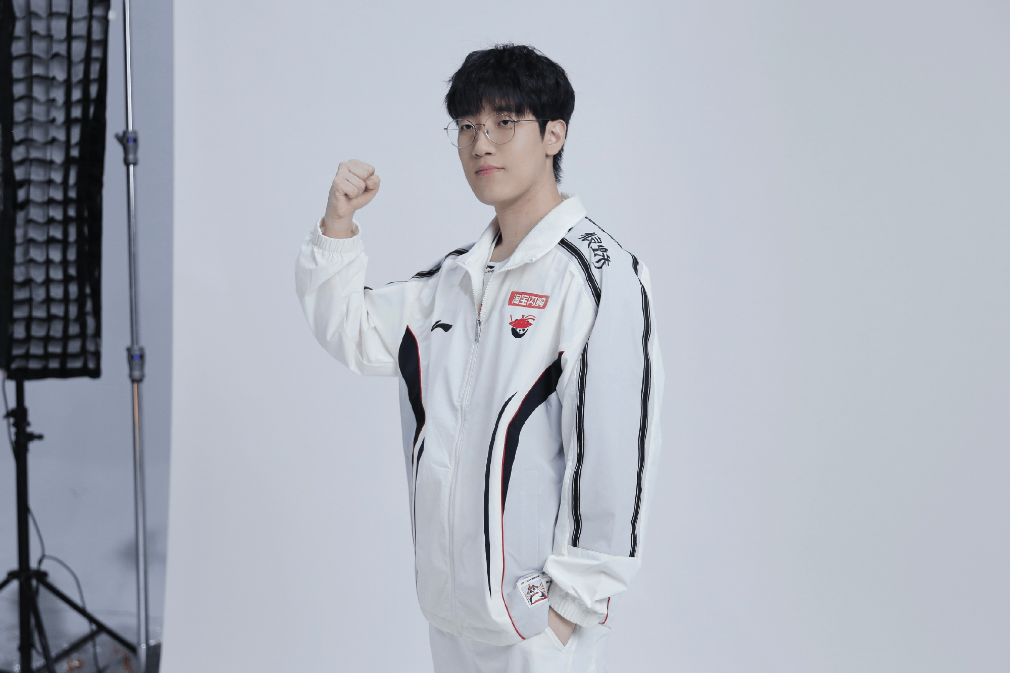 AL发布选手日常返图：定妆照拍摄花絮📸太suai了呀