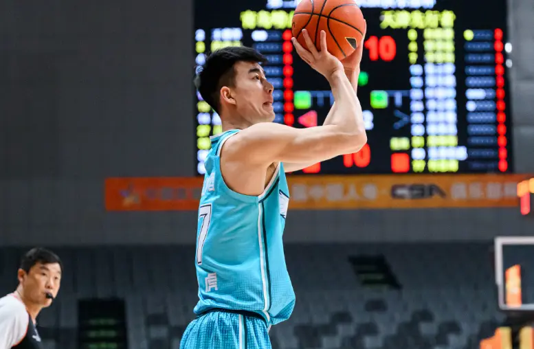 86-70!青岛男篮大胜辽宁男篮，三巨头合砍65分，刘维伟大获全胜