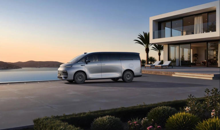 大家的MPV吉利银河V900上市限时指导价仅26.98万元起