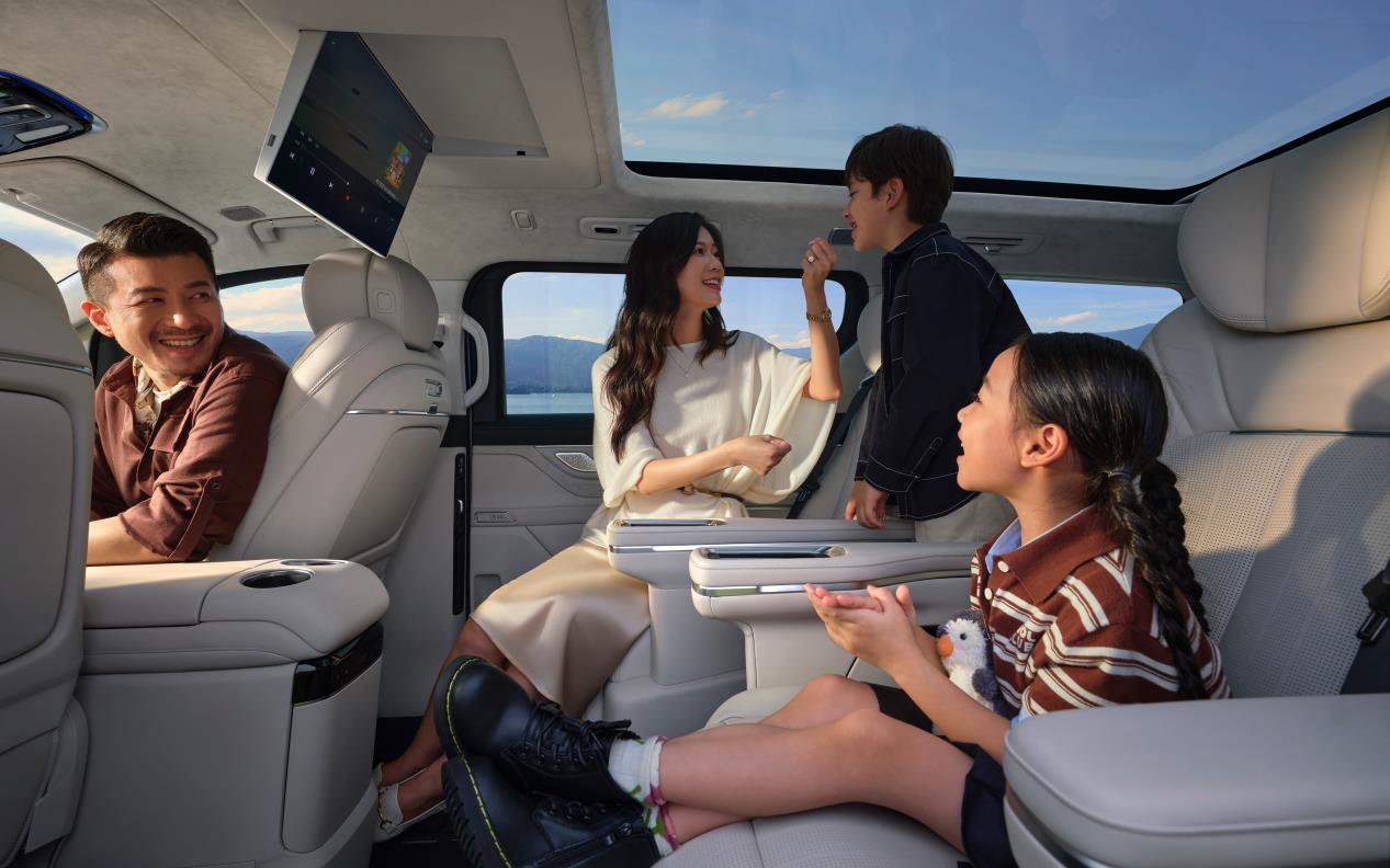 大家的MPV吉利银河V900上市限时指导价仅26.98万元起