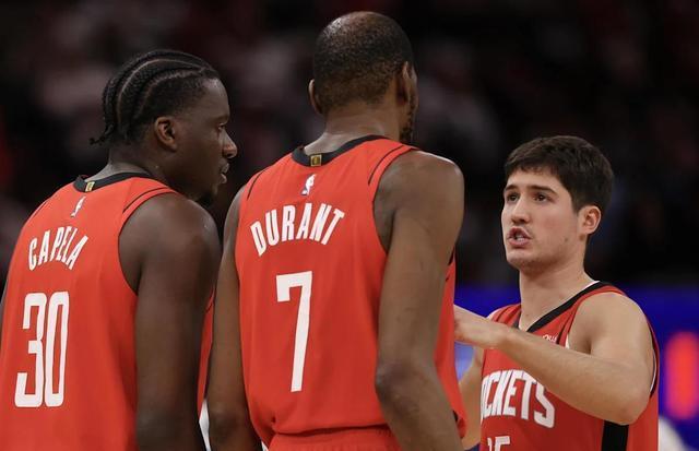 杜兰特18+7，火箭16分逆转马刺! 文班亚马21中5，申京20+13+9暴走