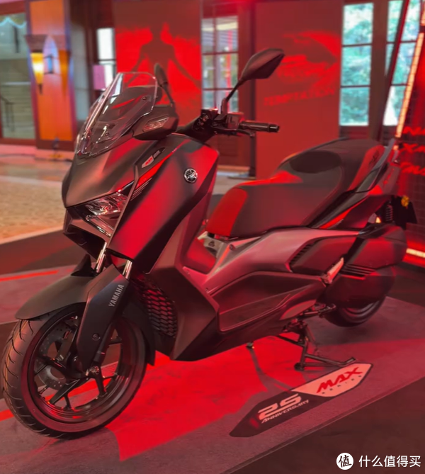 26 款雅马哈 XMAX 300 全面升级! 哪个版本最值? 5 万是真的贵呀!
