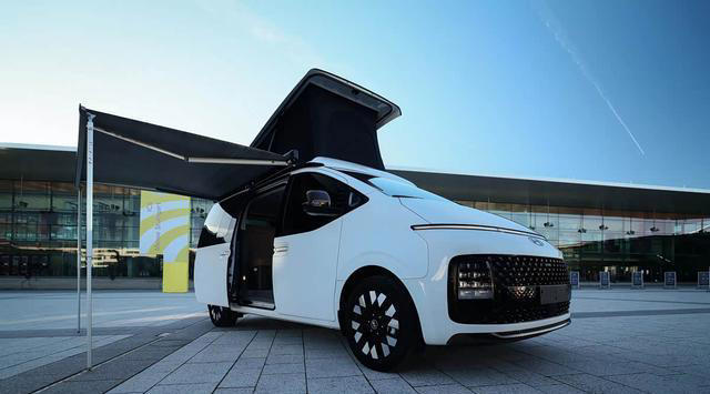 现代新款MPV官图，侧滑门，带客厅+厨房+双人床，续航400km