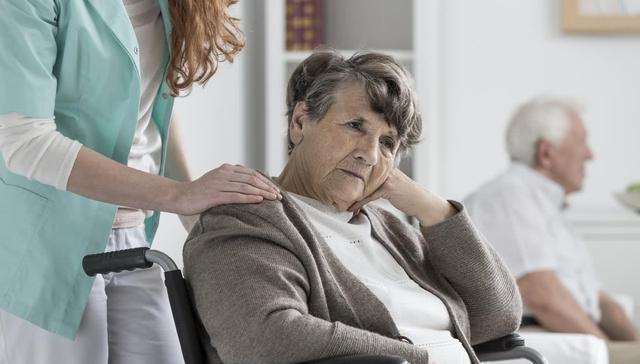 老年痴呆原因被揪出!若有这3种吃饭习惯，劝你尽快改掉