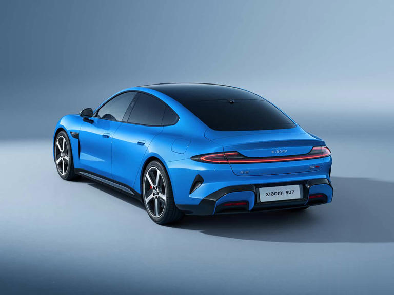 新款小米SU7预售22.99万起，4月或将上市，续航达902km