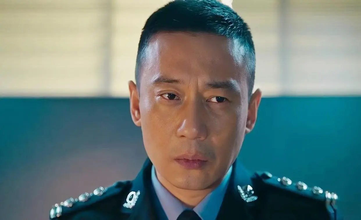 追完《罚罪 2》才懂：严明的内鬼疑云，竟是最没必要的烟雾弹