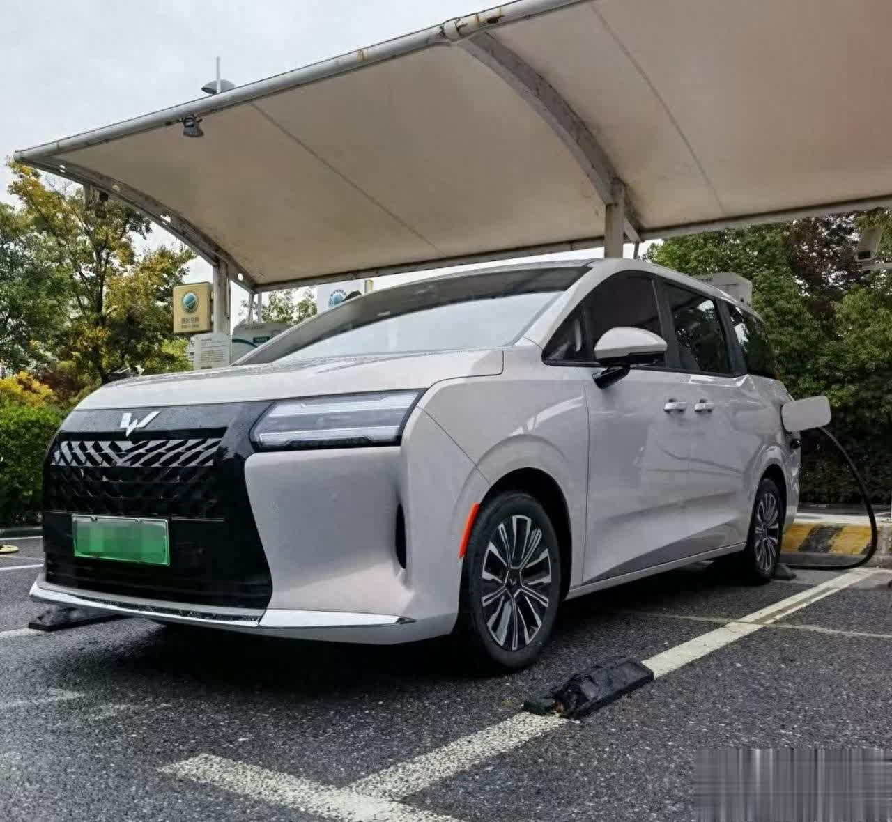 3100万车主之选! 10万买五菱7座大空间MPV，开3500km体验