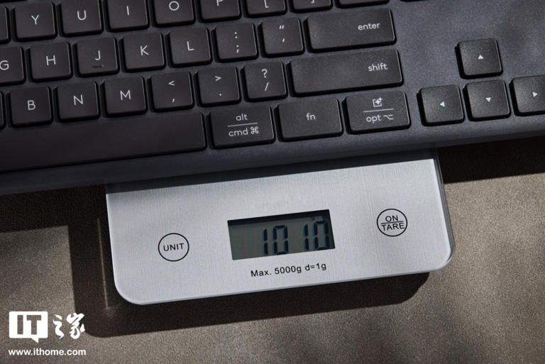 【IT之家开箱】SIGNATURE SLIM SOLAR+ K980 无线键盘图赏