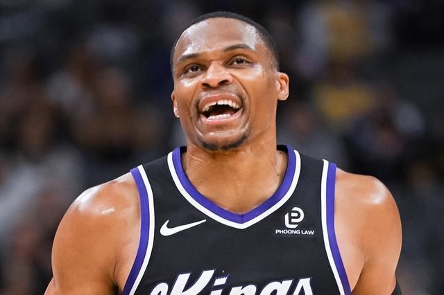 小卡轰33+3+4+4仍无缘今日最佳! 对不起，你碰到不讲理的威少了