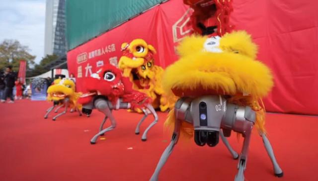 「全省首家」机器人4S店亮相龙文!