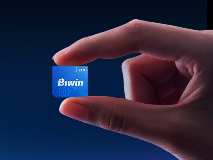 AI时代的存储范式革新 佰维Mini SSD CL100如何重塑端侧设备生态