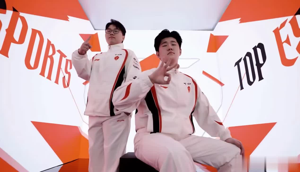 LPL首日五杀降临!TES被判死刑，RNG下路堪忧