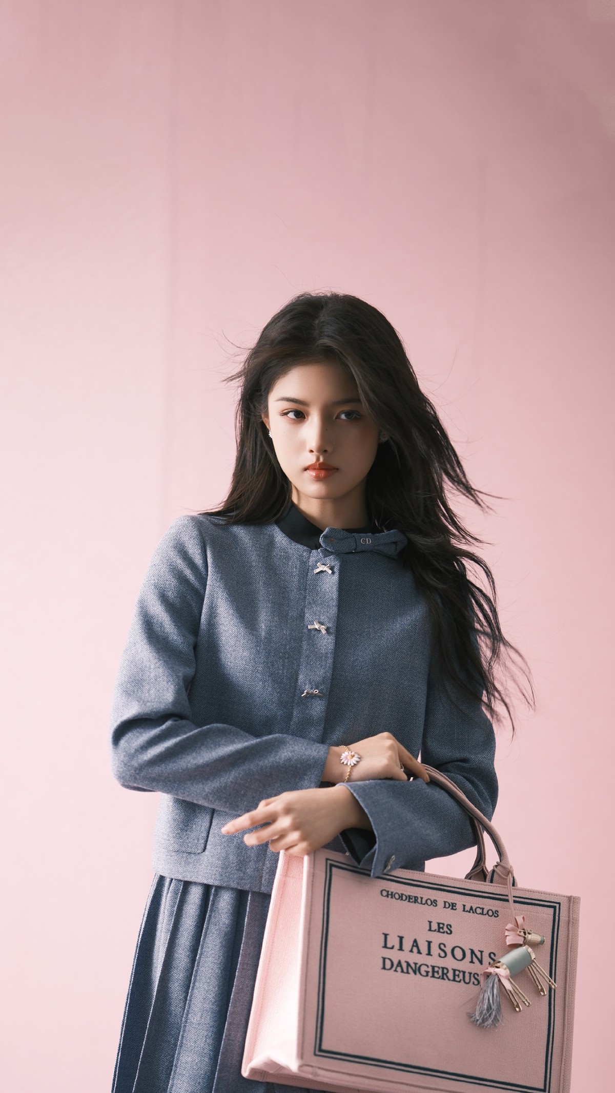 05潜力股小花艾米