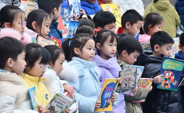 这所小学到处是书，孩子却爱得不得了？