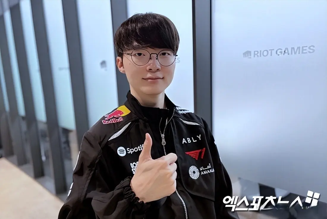 T1战胜HLE! Faker：整体失误蛮多的，Peyz还有很大的提升空间