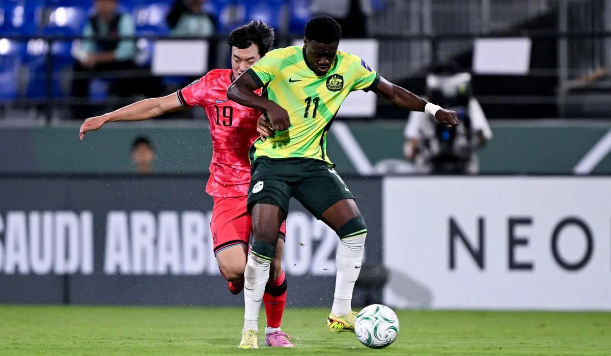 东亚包揽四强! 随着韩国2-1过关，半决赛对阵确定：国足VS越南!