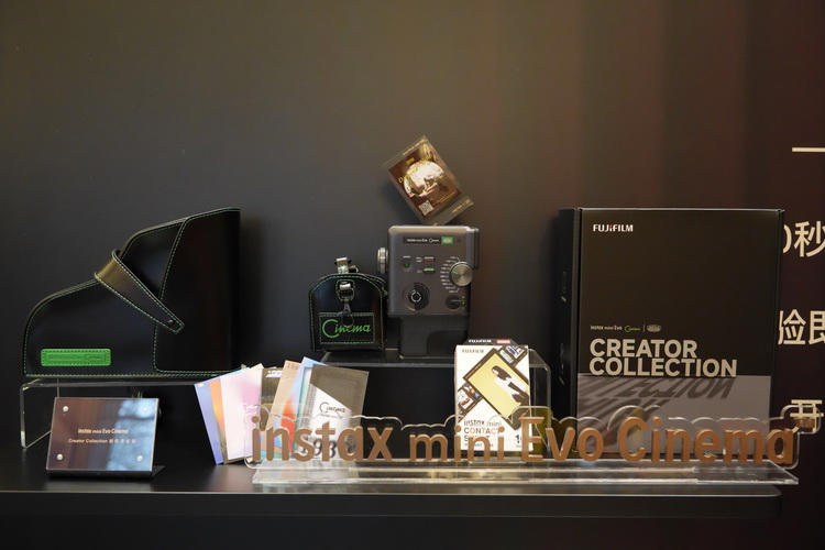 一手控制年代，你会为富士instax mini Evo Cinema掏钱么?