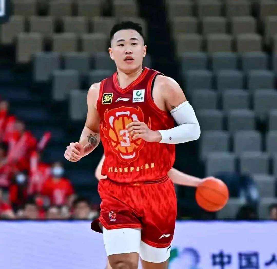 CCTV5拒播，深圳男篮VS福建男篮，贺希宁PK黎伊扬，王浩然VS邹阳