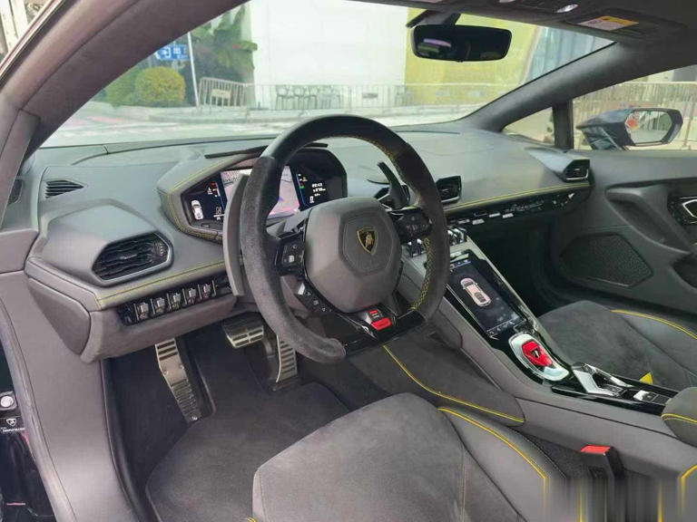 兰博基尼 EVO RWD：9000公里的哲学