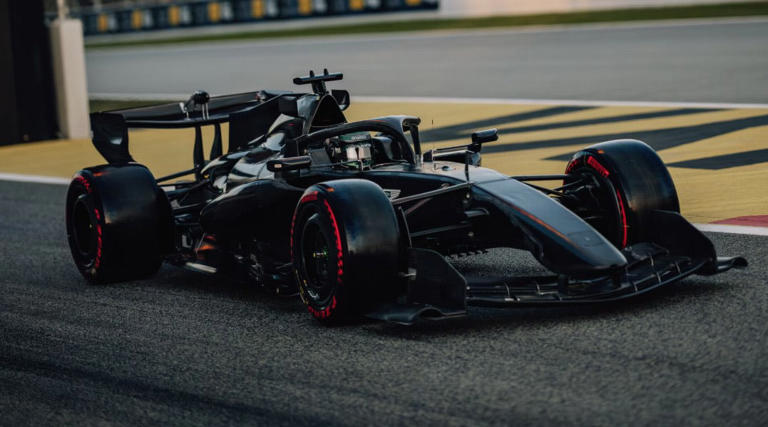 F1封闭测试day4：拉塞尔跑进1分17秒内，马丁终于亮相